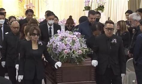 Late Singer Coco Lee S Estranged Husband Says At Crematorium He Loved Her The New Paper