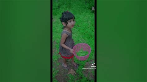 ඔන්න අපේ ලොකු අම්මා එළවළු කොරටුවට ගිහින් ලස්සන වෙන්න කන්න හොදම දේවල් කියනවා ඉවර වෙනකල් බලන්න