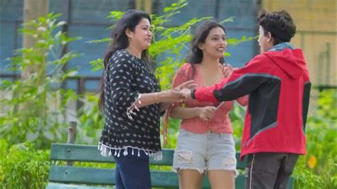 2 Hot Girls K Sath Flirt Karne Ka Intezaam Dekho Youtube