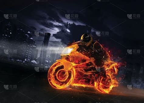运动 火 小型摩托车 背景聚焦 天空 飙摩托车者 水平画幅 夜晚 司机 户外素材 花瓣网