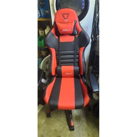 Страхотен въртящ се на 360 градуса геймърски стол с възглавничка за лумбална опора настройка