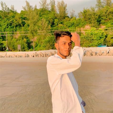 Shahariar Islam Shahariar Islam • Threads Say More