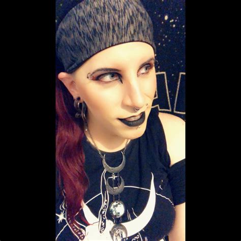 Felt Really Cute Today 🥰🖤 Scrolller