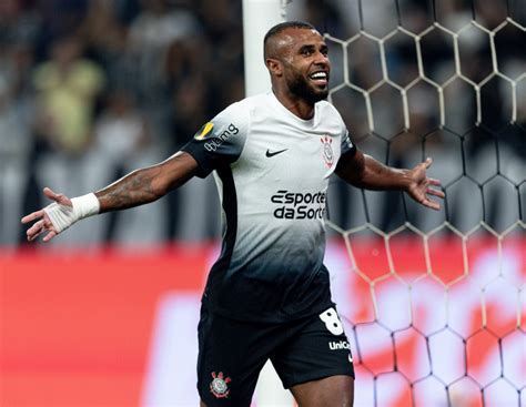 Corinthians Encaminha Empréstimo De Alex Santana Para Time Da Série A