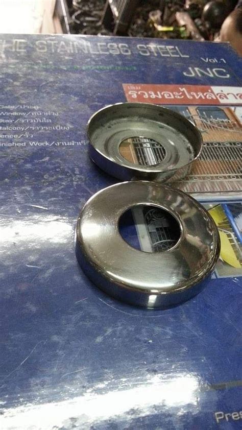 ฝาครอบฐานเสาสเตนเลส ฝาครอบตีนล่างสเตนเลส มีหลายขนาดให้เลือกใช้ ตั้งแต่ ฝาครอบท่อเหลี่ยม สเตนเลส