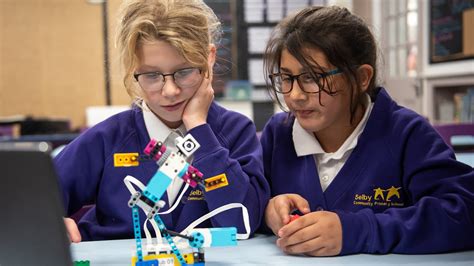 New Coding Club To Encourage The Next Generation Of Women In Stem Chamber Members