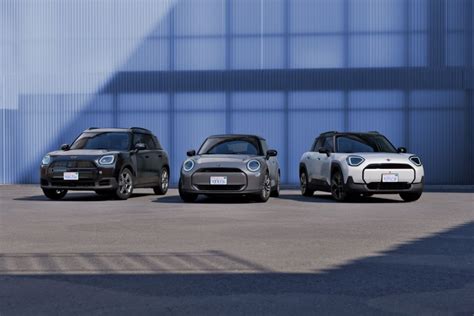 Mini Automobile Noi şi Rulate