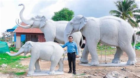 រូបសំណាកសត្វអកញី ឈ្មោល តាំងលំអរ នៅមាត់បឹងកន្សែង កំពុងទាក់ទាញចំណាប់អារម្មណ៍មហាជន Cnc News