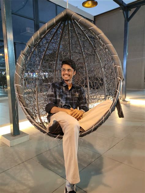 擁有 Linkedin 檔案的 Dhruv Parmar：freelancing Linkedin Contentwriting