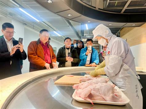 ឧកញ៉ា តែ តាំងប៉ ដឹកនាំគណៈប្រតិភូចំនួន