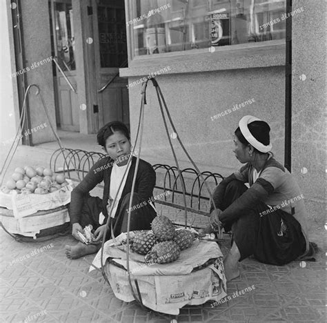 Bộ ảnh Xưa 100 Năm Gánh Hàng Rong Hà Nội