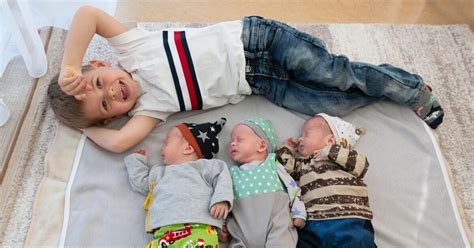 Drillinge in Gutau geboren Familie Quast im dreifachen Babyglück
