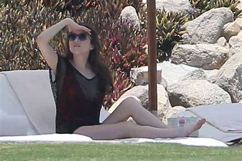Anna Kendrick In A Swimsuit 07 Gotceleb