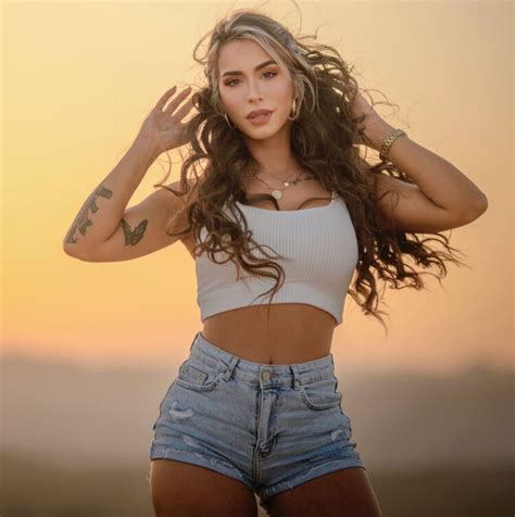 9 Hot Sexy Orin Julie Bikini Pics