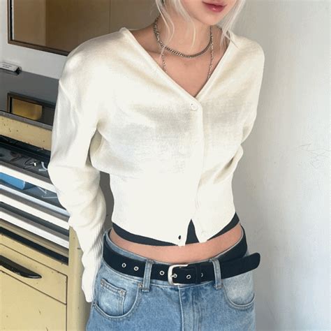 강력추천 허리잘록 모드니 잘록핏 슬림 크롭 데일리 브이넥 가디건 니트가디건 봄가디건 Ivory 에이블리