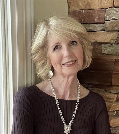 70 Year Old Women Stylish Older Women Beautiful Women Over 50 70s