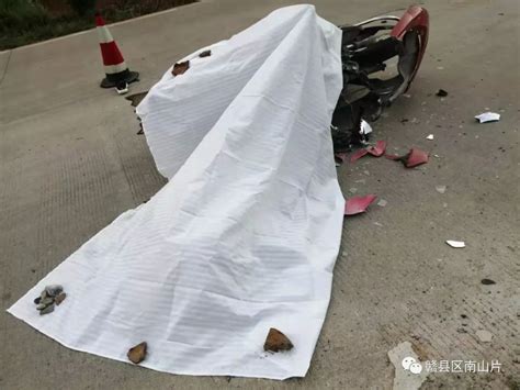 赣县王母渡镇歧岭村至阳埠分岔一公里处发生交通事故，一死一伤！ 搜狐大视野 搜狐新闻