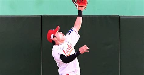 포토 Ssg 최지훈 환상적인 점프 캐치