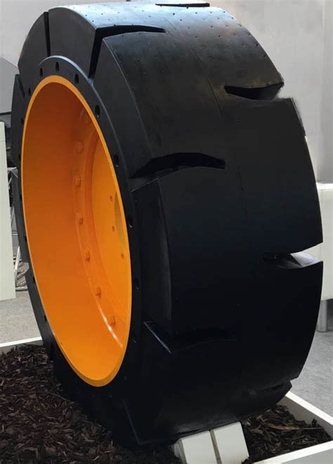Zeetah T601h Solid Loader Tyre Bearcat
