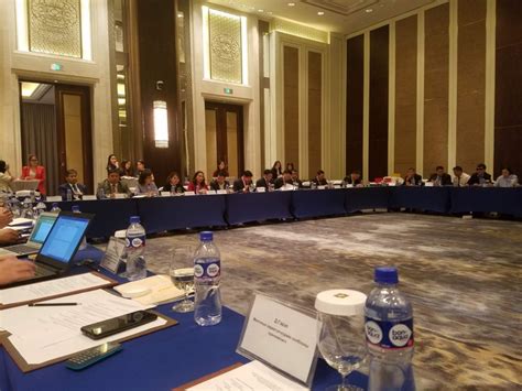 Хөгжлийн бэрхшээлтэй хүнийг хамт олонд нь түшиглэн хөгжүүлэх талаар