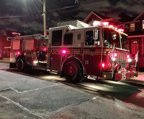 Fdny Engine 325 Fighting 3rd Alarm Fire In Queens