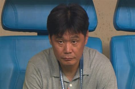 李霄鹏：所有队员都尽了最大的努力，两个队实力还是有些差距