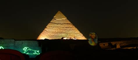 El Cairo Egipto Gran Piramide De Giza Espectaculo De Luces Eiffel