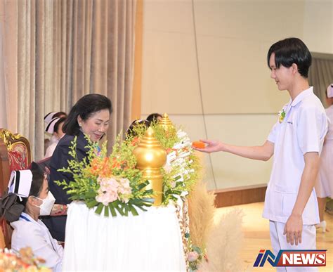 มอบขีดหมวกพยาบาลและเข็มในรุ่นที่ 3 ราชวิทยาลัยจุฬาภรณ์ พร้อมปฏิบัติงาน