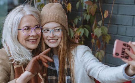 Olomee Reading Glasses Womens 275 Colorful Round Readers