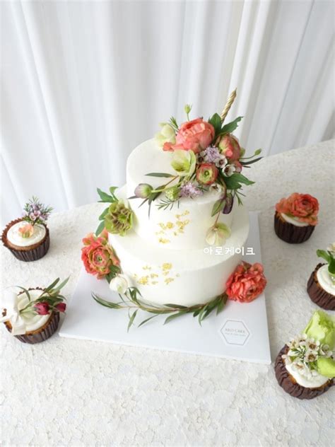 생화 2단 And 컵케이크 주문제작 후기 아로케이크 엄마생신 여자친구생일 환갑 프로포즈 브라이덜샤워 돌잔치 파티 플라워 꽃