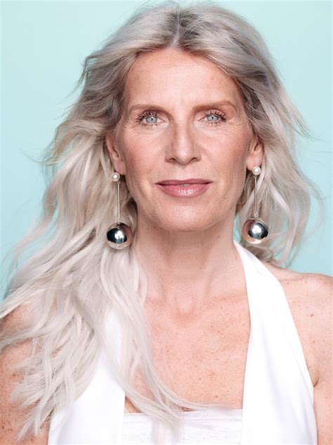 Showcast Model Agency [silver Models]