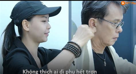Vợ Kém 44 Tuổi đi Theo Chăm Sóc Nhạc Sĩ Đức Huy Trong Hậu Trường
