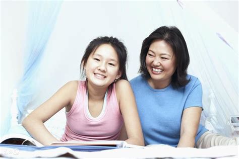 反思：每月給上大學的女兒1200元生活費，被反問是親生的嗎？ 每日頭條