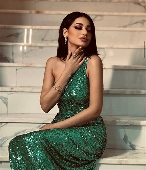 رحمة رياض تحتفل بعيد ميلاد زوجها ألكسندر علوم بصورة رومانسية Laha