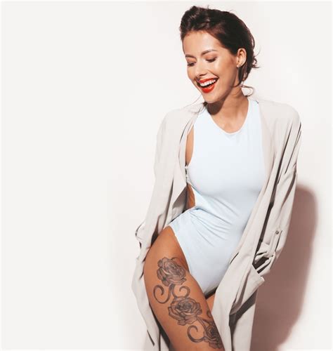 Фотографии на тему «Чувственная Женщина Широкими Бедрами — скачивайте