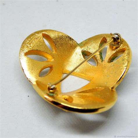 Винтаж Trifari Винтажная брошь Белая в интернет магазине на Ярмарке Мастеров Броши