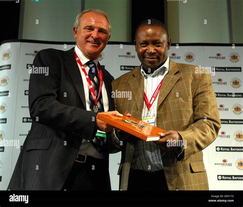 Soccerex London Forum Wembley Stadium George Khunou Royal Bafokeng R Is Presented An Award