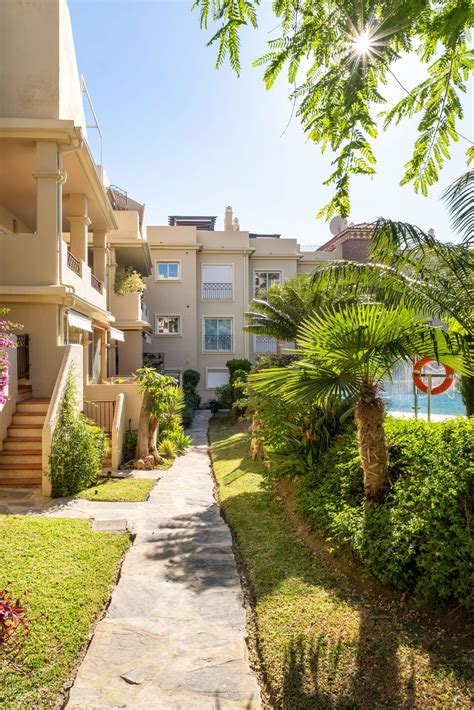 Penthouse avec vue mer de trois Chambres à Los Flamingos Benahavis Marbella Cribs Real Estate