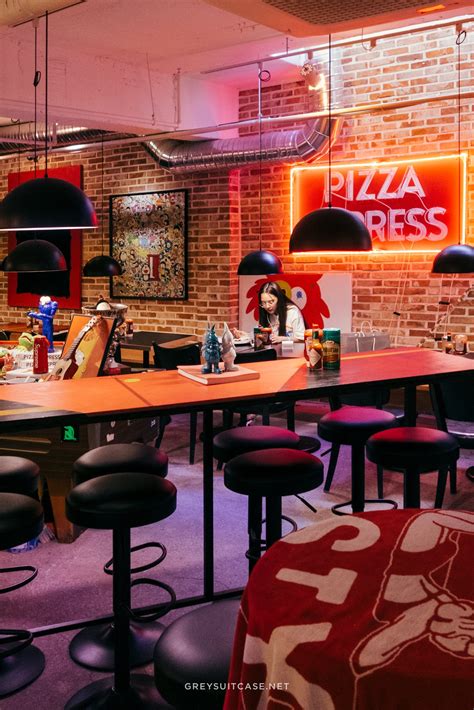 Pizza Express Garosugil • 피자익스프레스 — Greysuitcase