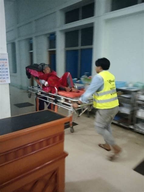 ကျောက်မဲ စစ်ရှောင် ဒေသခံတစ်ဦး ယာဉ်တိုက်ခံရပြီး၊ ခွဲစိတ်ကုသရန်လိုအပ် သ