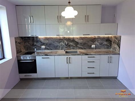 Кухня антрацит Проект на Мона Стил Индивидуални проекти и решени