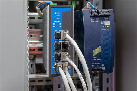 생산 장비 제어 컨트롤러 자동 제어 시스템을 위한 센서와 배선이 있는 제어판 장비를 설치하기위한 전기 패널 공장 장비 제어판 0명에 대한 스톡 사진 및 기타 이미지 Istock