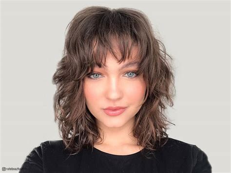 25 Gorgeous Short Layered Curly Hairstyles To Rock In 2026 Transform