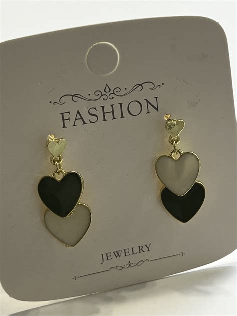 비대칭 러브 하트 쥬얼리 귀걸이