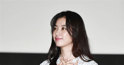 한효주 옅은미소로 감사인사~ 인랑 무대인사 [포토엔hd]