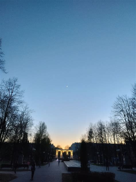 Что за странная звезда рядом с Луной Венера под Луной 23 апреля Психолог Иван Матрёнин Дзен