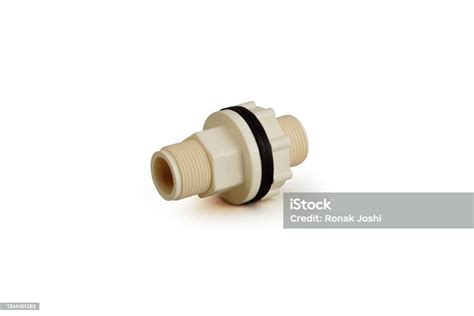 폴리 프로필렌 파이프에 대한 Upvc Cpvc 피팅 파이프라인에 대한 요소입니다 플라스틱 배관 요소 그들은 파이프를 연결하도록 설계되었습니다 폴리 프로필렌 피팅의 개념 판매