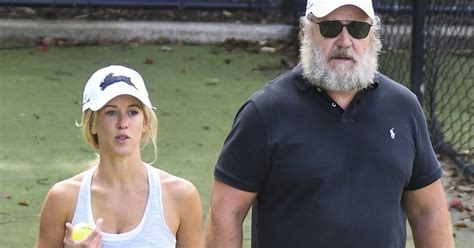 러셀 크로우 26세 연하 여자친구와 테니스 데이트[파파라치컷]