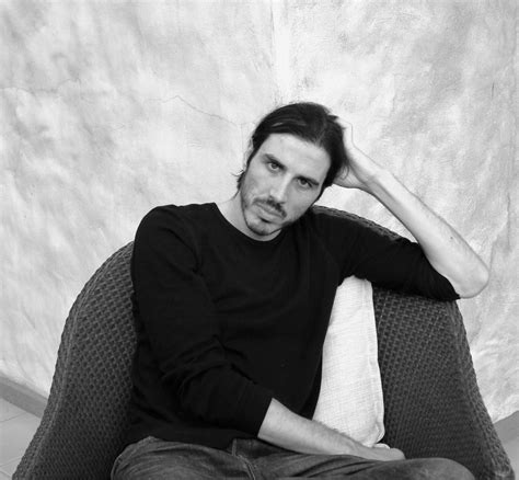 Pablo Valcárcel Castro — Julie Crisp