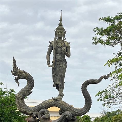 ลานพระพิรุณทรงนาค มหาวิทยาลัยเกษตรศาสตร์ วิทยาเขตเฉลิมพระเกียรติ